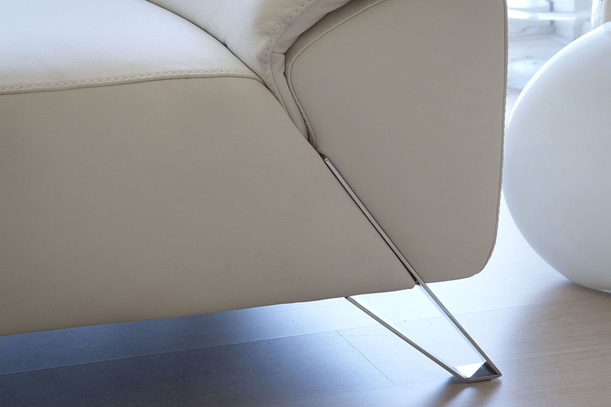 Tesla Sofa - theikoepiplo.com
